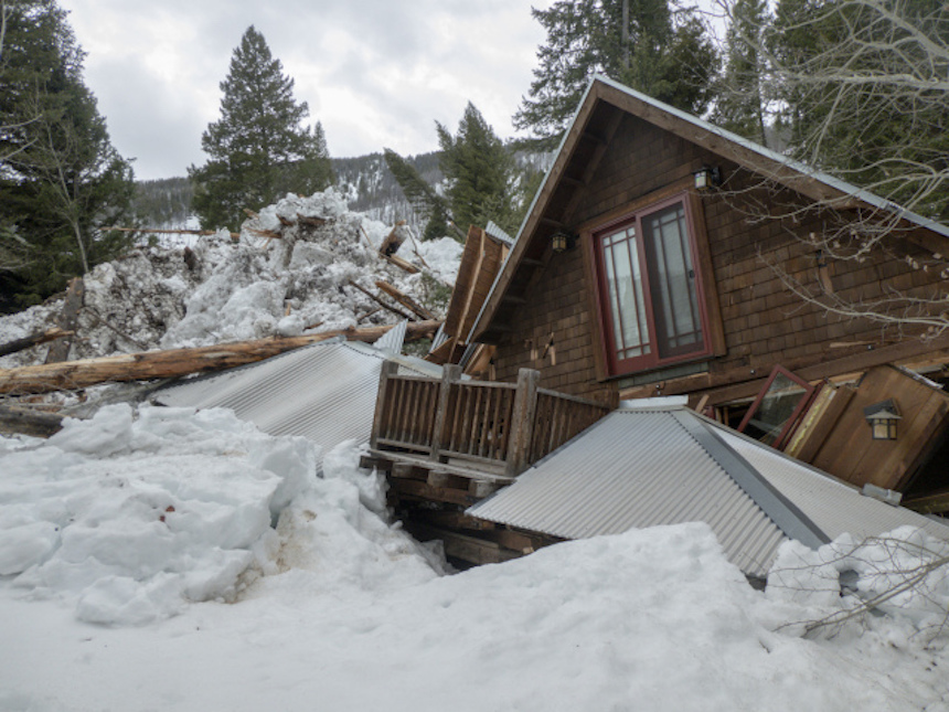 Fast-moving 'roaring' avalanche near Ketchum destroys 2 homes - East ...