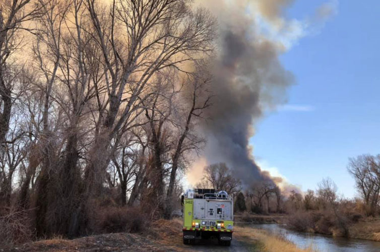 UPDATE: Lavaside Fire reaches nearly 1,200 acres. Homes remain ...