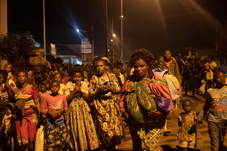 8,000 people cross from the Democratic Republic of Congo into Rwanda ...